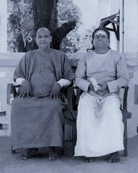 Pasumpon Muthuramalinga Thevar with Swami Sivananda